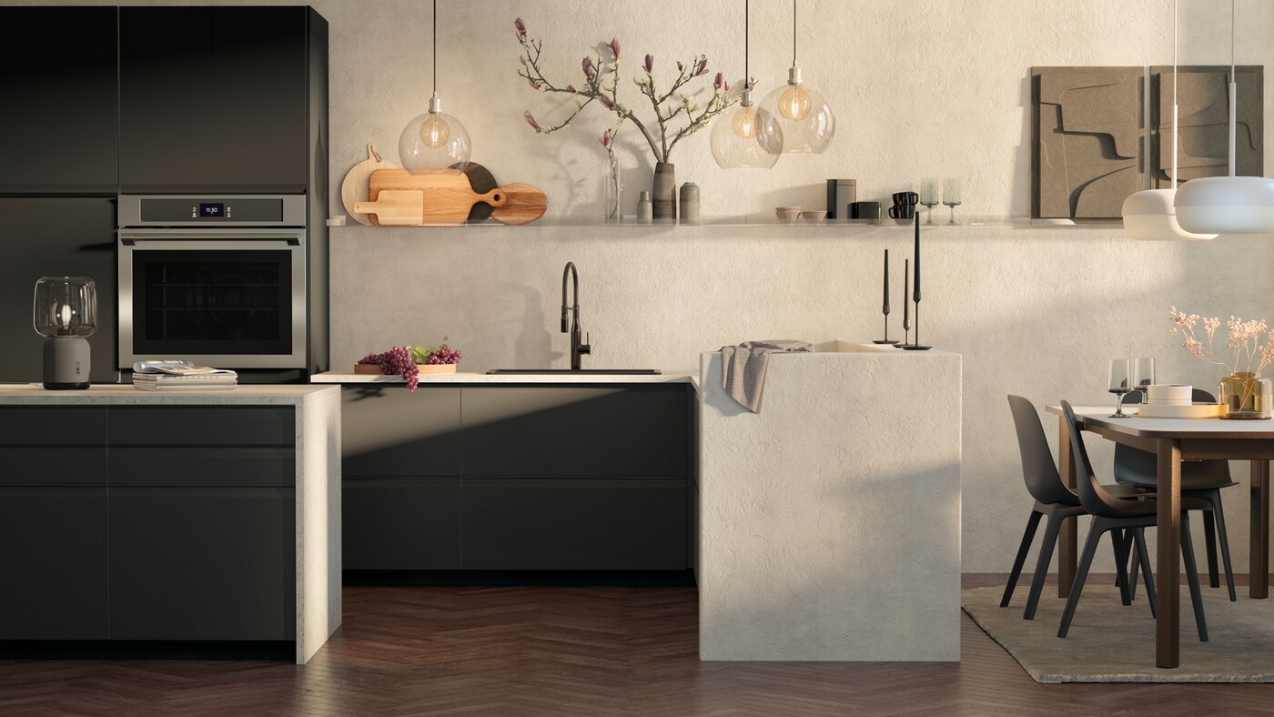 Kitchen in anthracite for organised and refined style